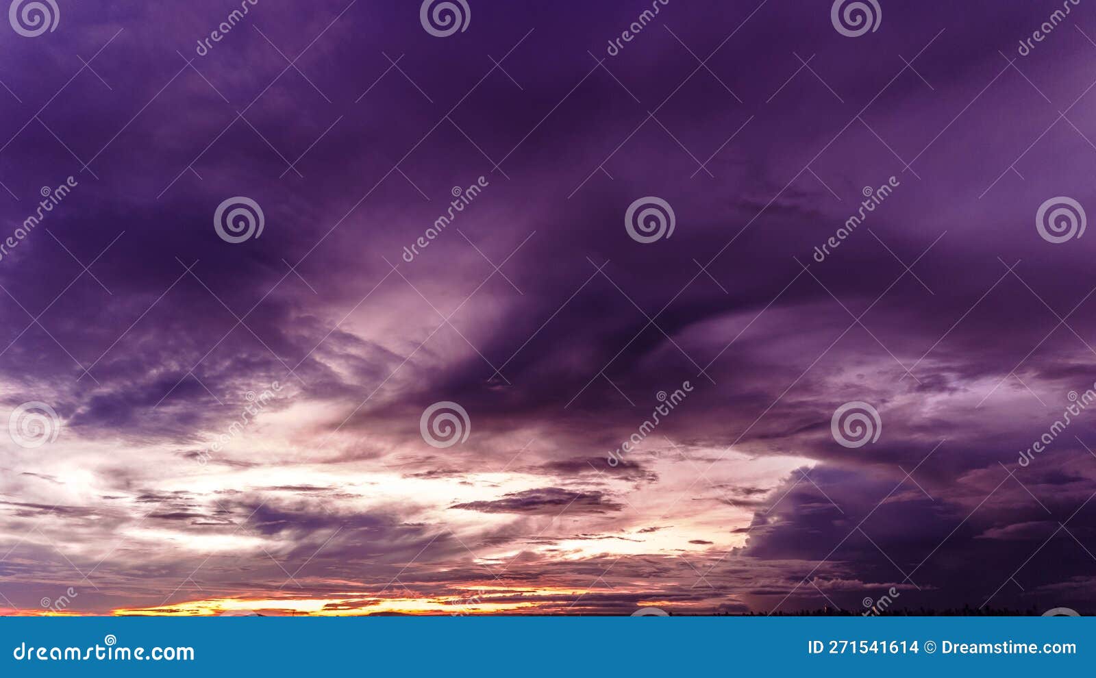 Dramatic Sunset in the Sky through Cumulus Storm Clouds Stock Photo ...