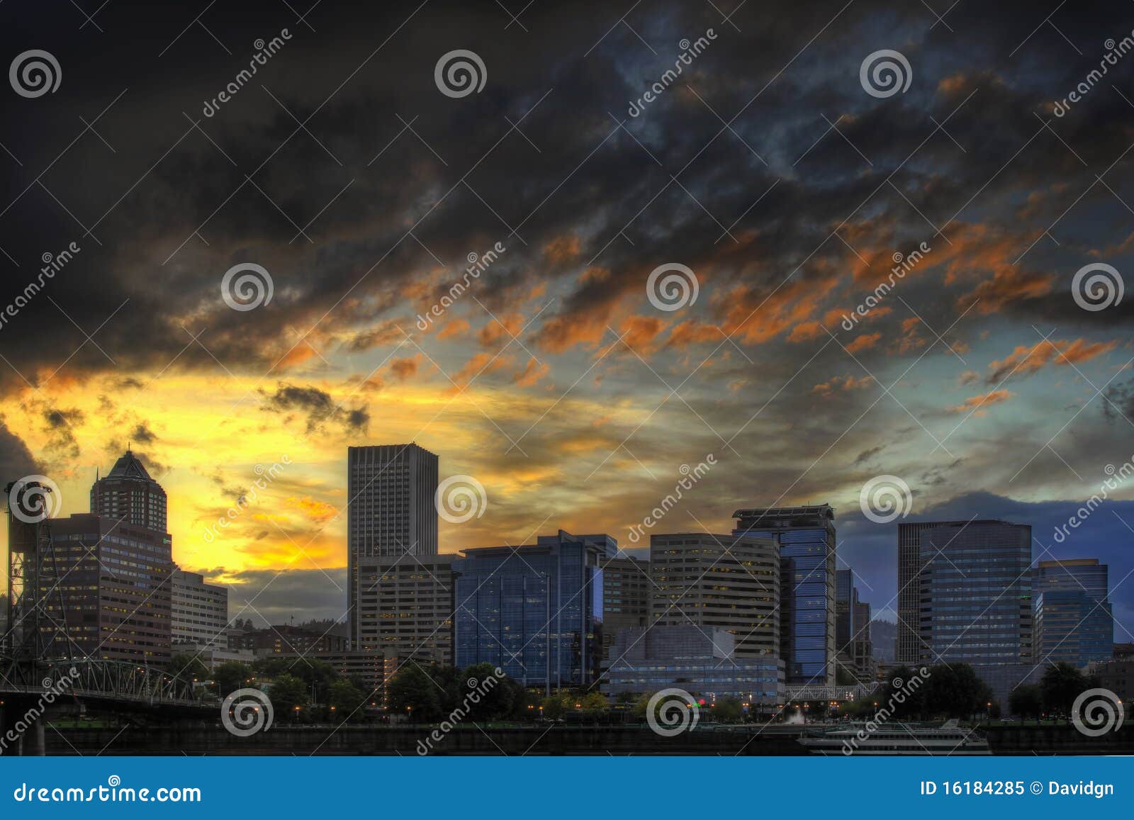 Dramatic Sunset Sky Over Portland Skyline Stock Image - Image of oregon ...