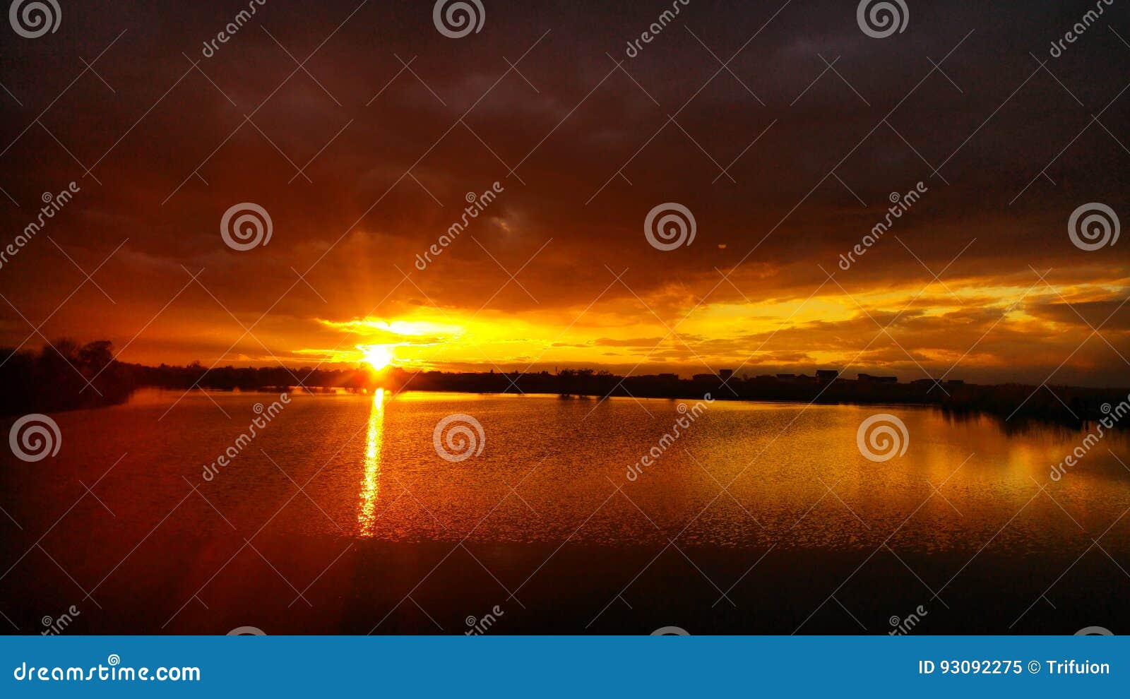 Dramatic sunset stock image. Image of gold, fluid, dusk - 93092275
