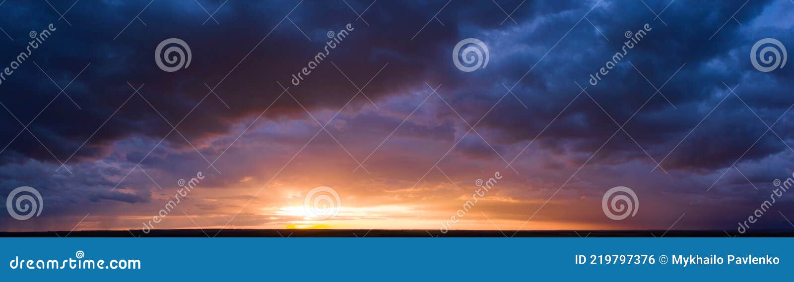 Dramatic Sunset, the Sun S Rays Shine through the Clouds. Stock Photo ...