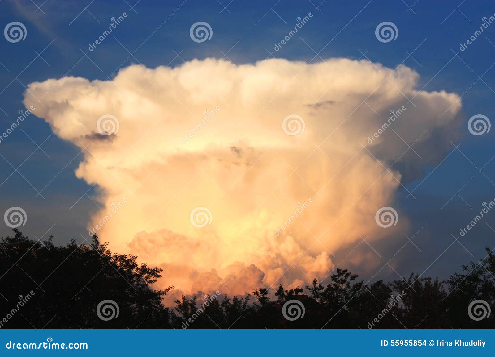 Dramatic Unique Cloud on Beautiful Blue Sky Stock Photo - Image of ...