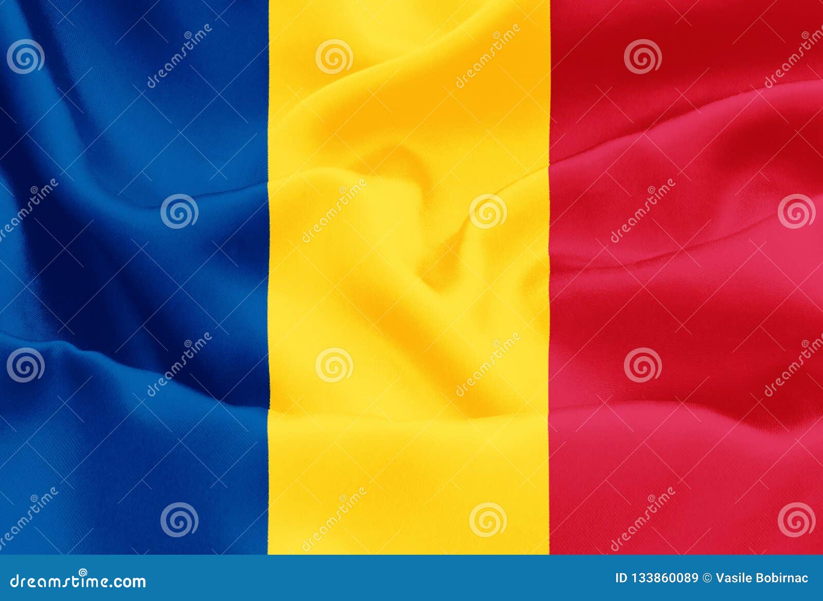 Drapeau roumain - Roumanie image stock. Image of raies - 133860089