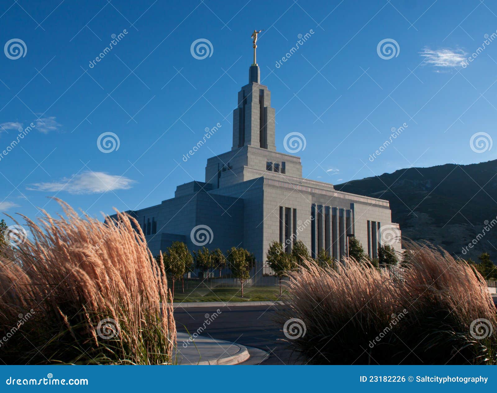 Draper, Utah Mormon Temple stock photo. Image of mountain - 23182226