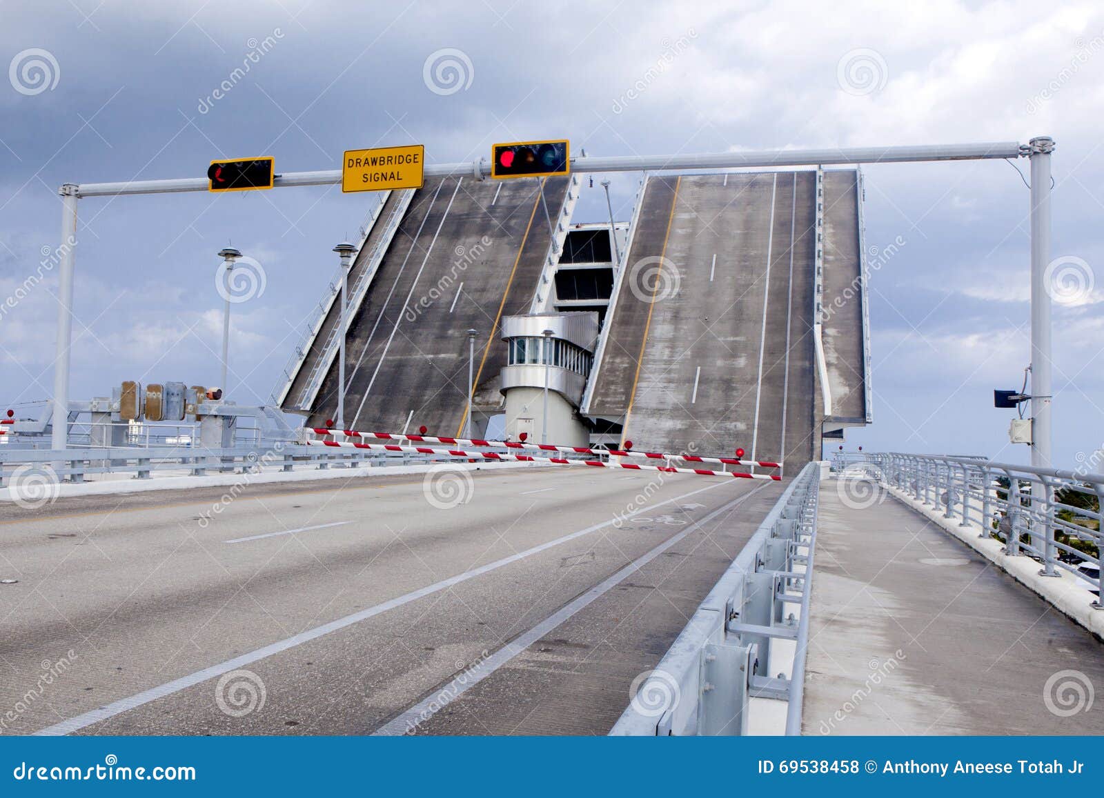 Draw Bridge stock photo. Image of city, buildings, lane - 69538458