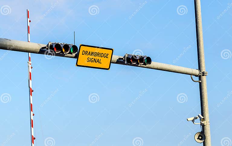 Drawbridge Signal with Traffic Stock Photo - Image of waiting, light ...