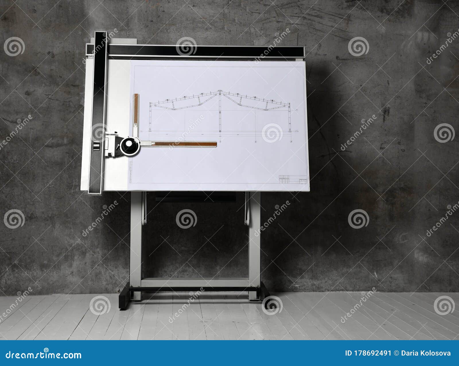 Drawing Apparatus and Instruments Stock Image - Image of draw, outline ...