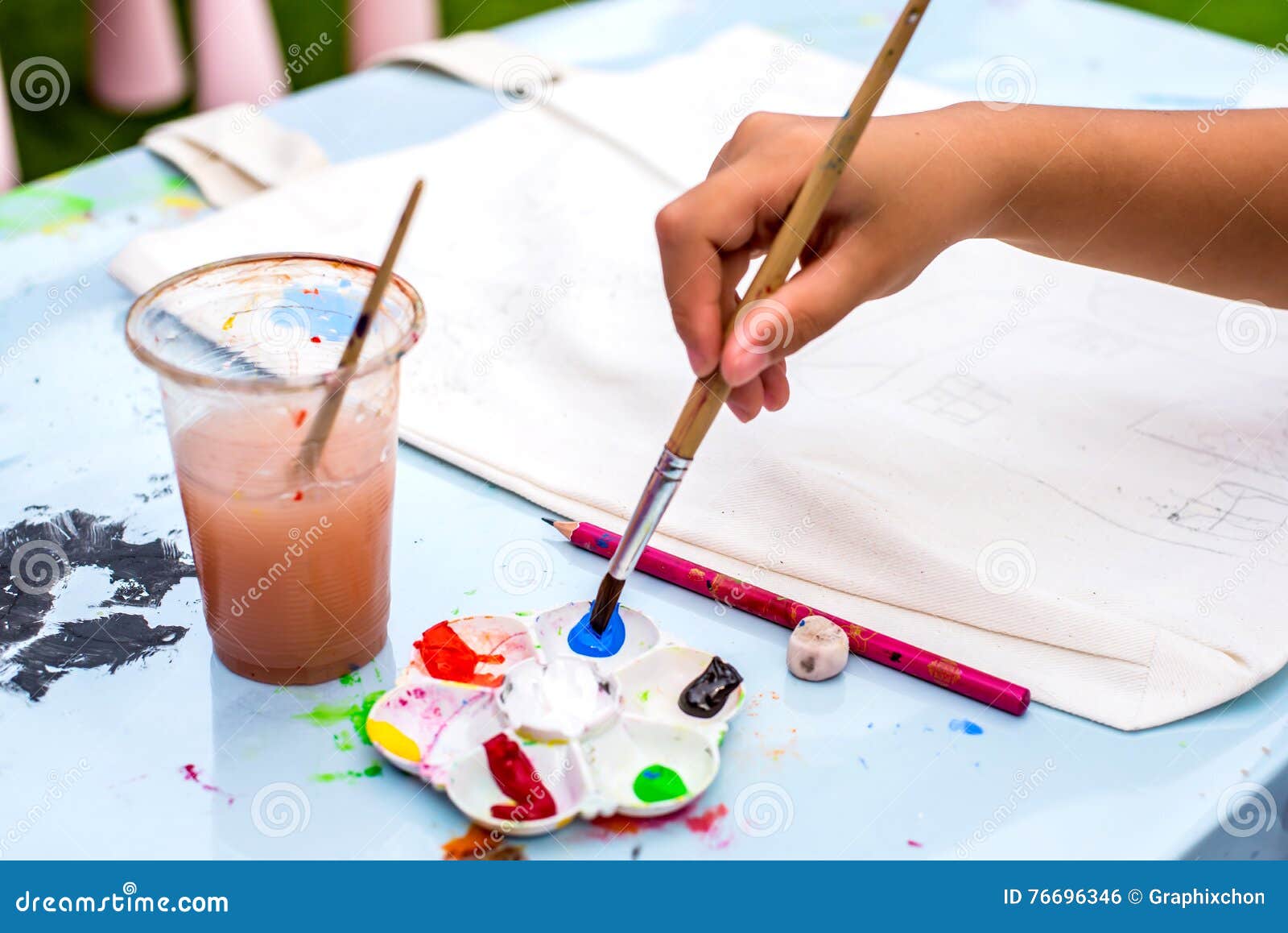 Drawing class stock photo. Image of workmanship, teach - 76696346