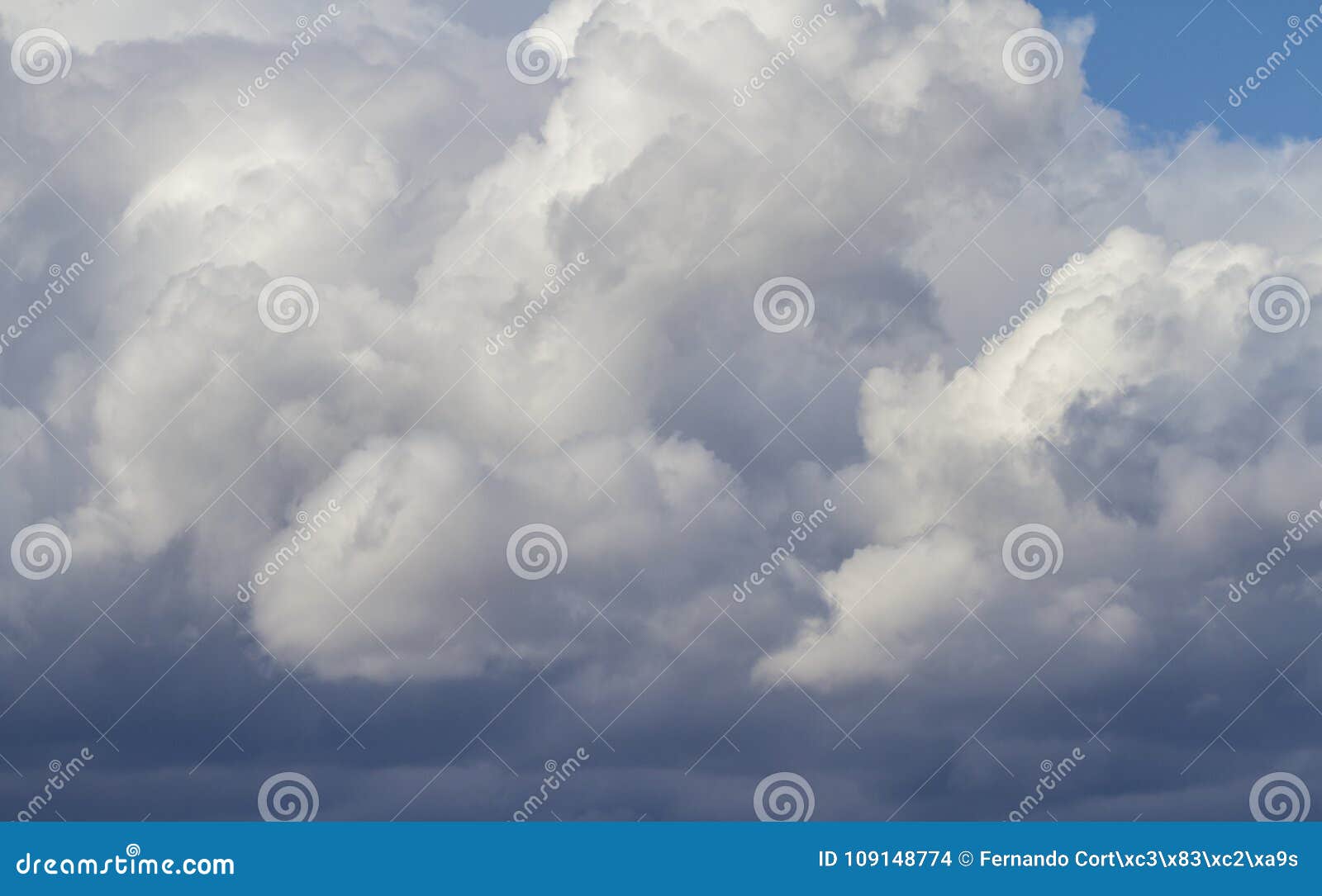 Dream, Sky with Clouds and Sunlight at Sunset. Colorful and Cheerful ...