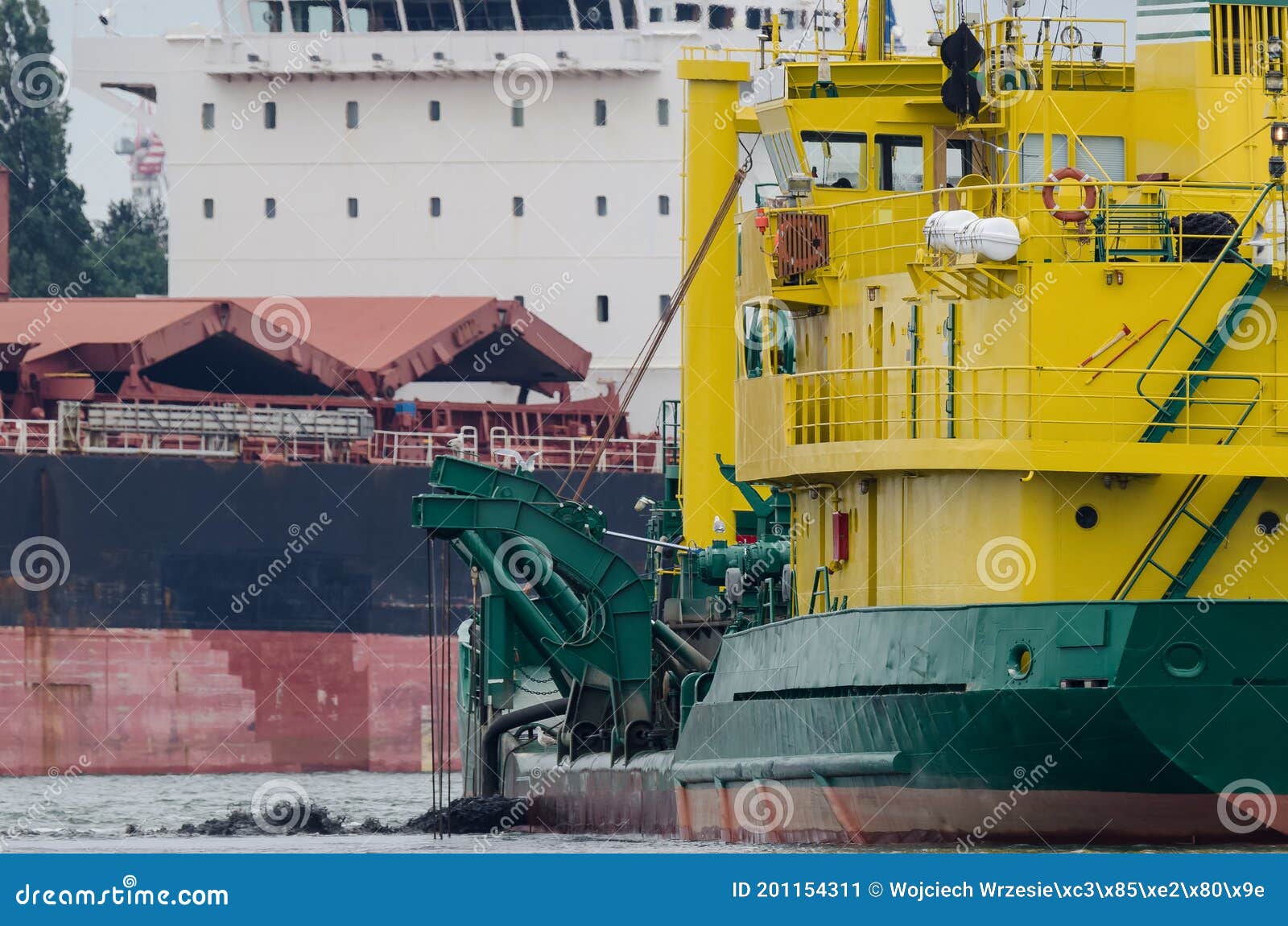 HOPPER DREDGER stock image. Image of dredging, operation - 201154311