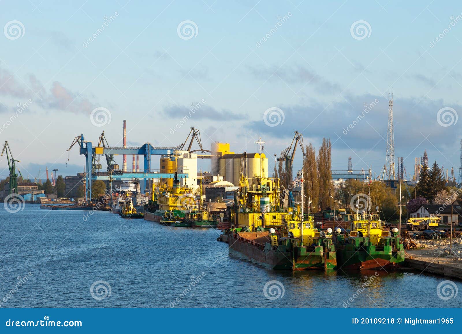Dredging ship stock photo. Image of land, mover, harbour - 20109218