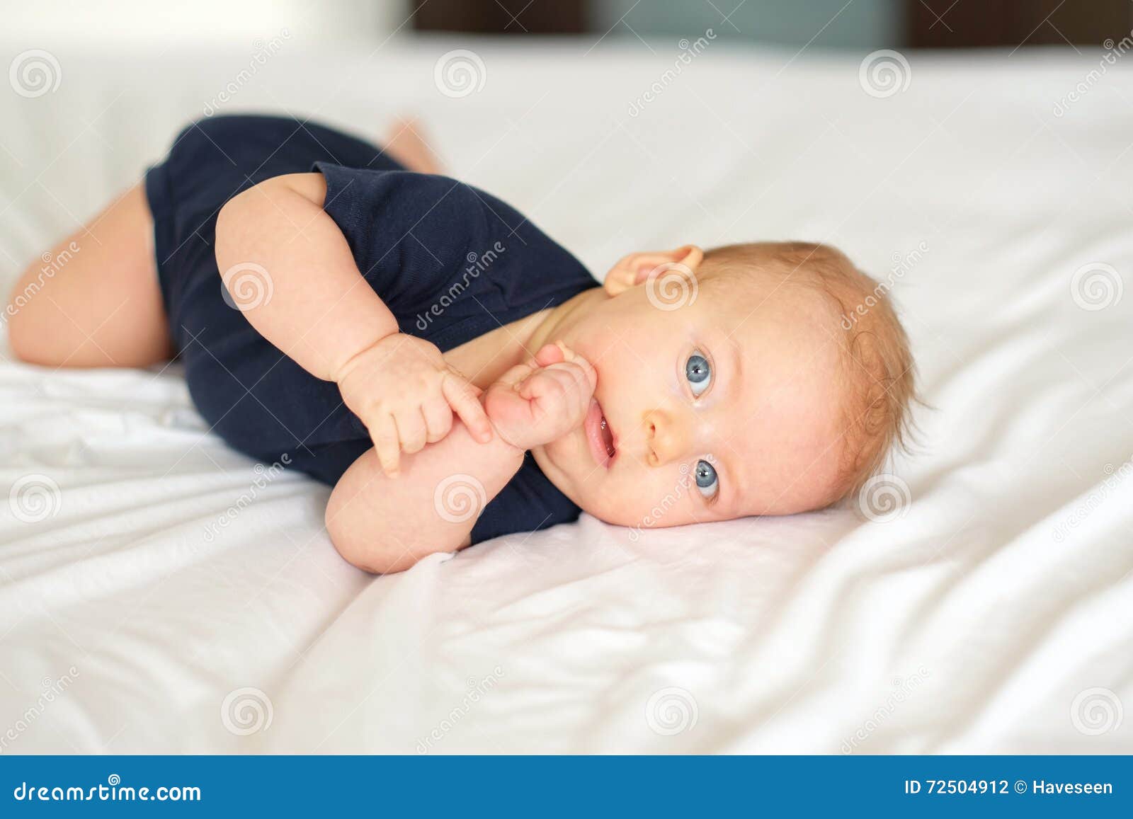 Drei Monate alte Baby stockfoto. Bild von menschlich - 72504912