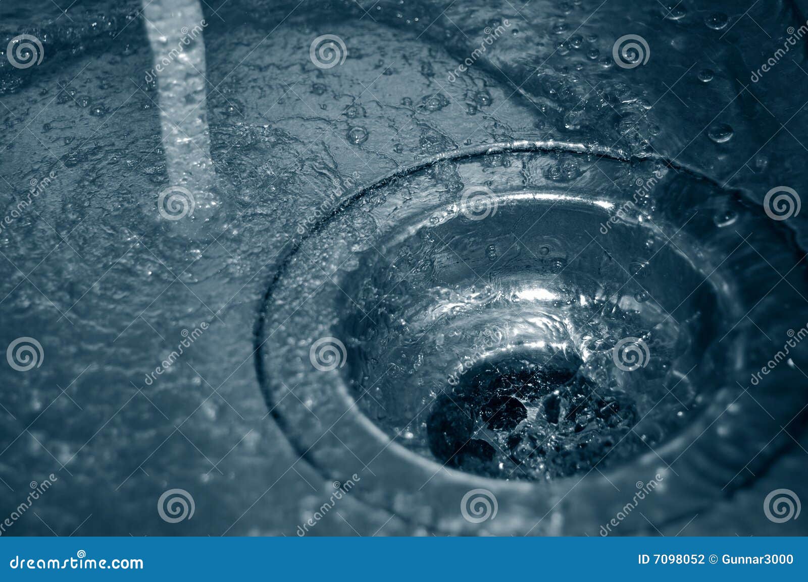 Dren del agua foto de archivo. Imagen de pureza, excepto - 7098052