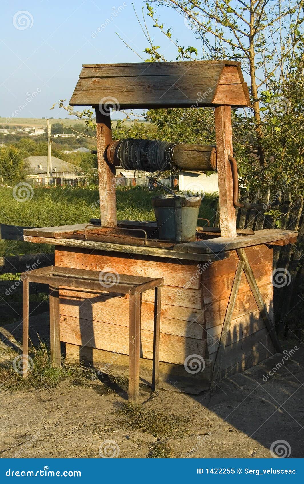 Drene-bien Para El Agua Potable Imagen de archivo - Imagen de drenaje ...