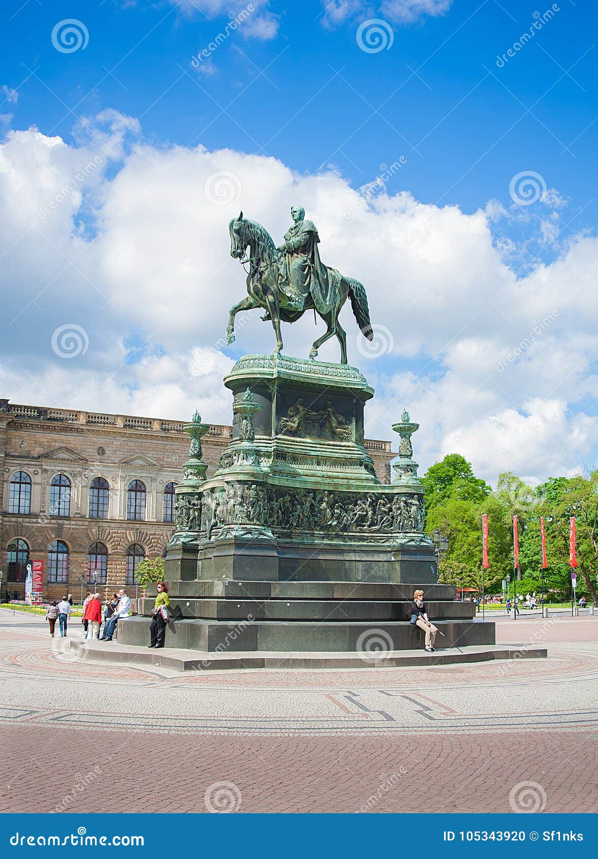 DRESDA, GERMANIA - 12 Maggio 2013: Statua Equestre Di Re John Immagine ...