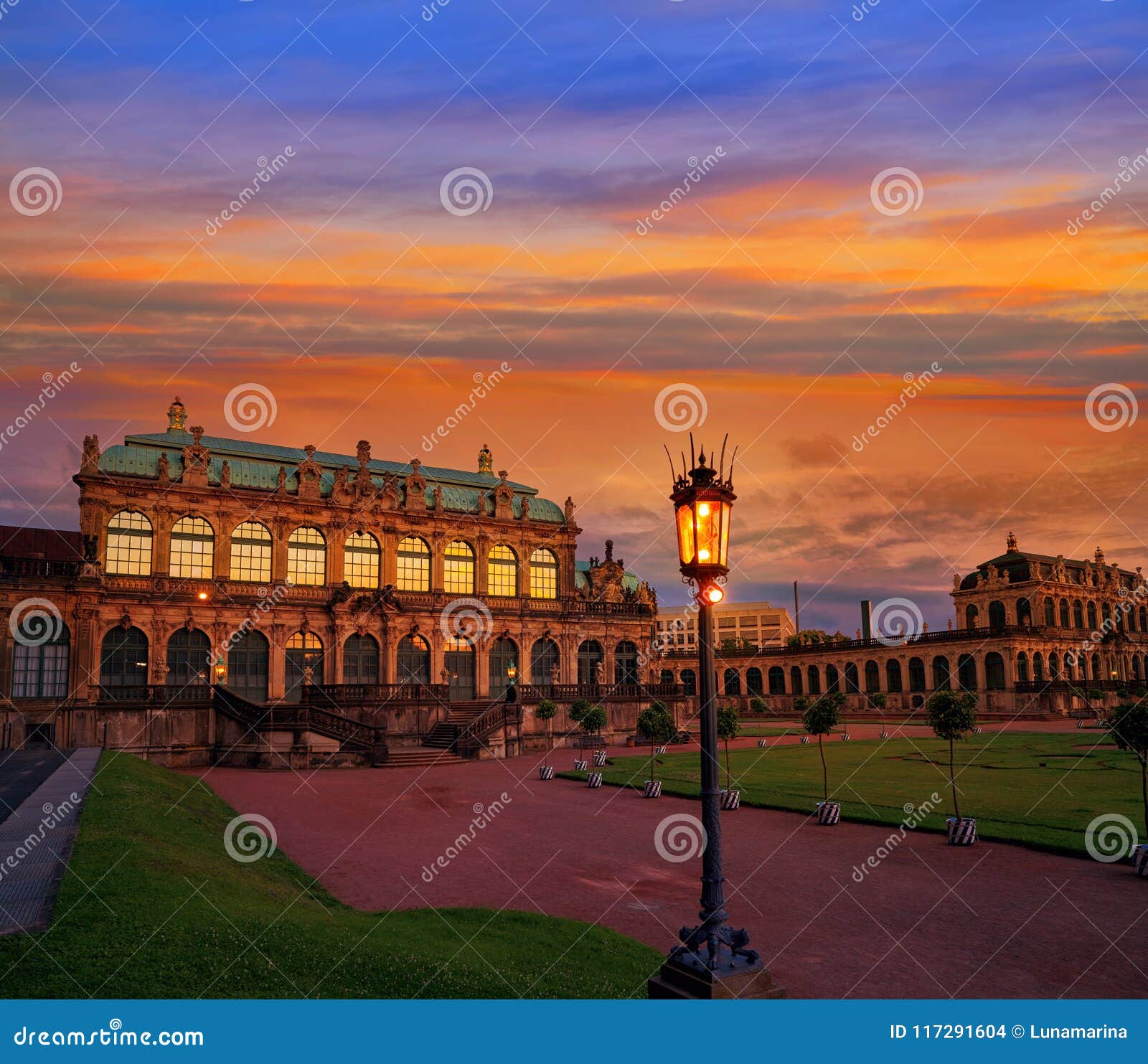 Dresda Zwinger in Sassonia Germania Fotografia Stock - Immagine di ...