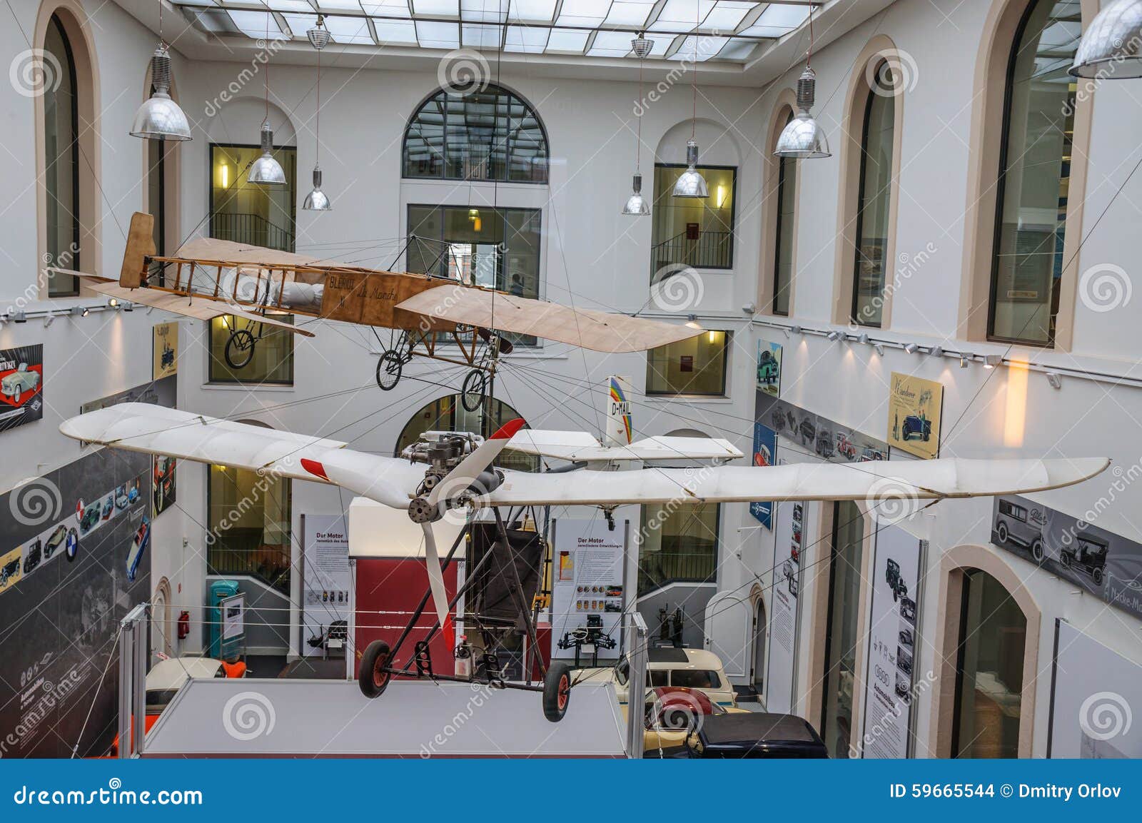 DRESDEN, GERMANY - MAI 2015: Ancient Flying Machine with Propell ...