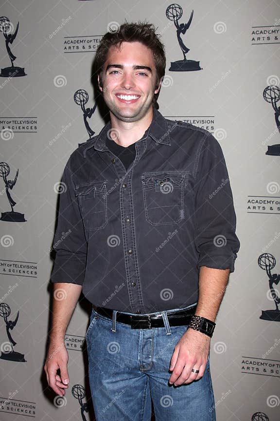 Drew Tyler Bell editorial stock photo. Image of bell - 37372338