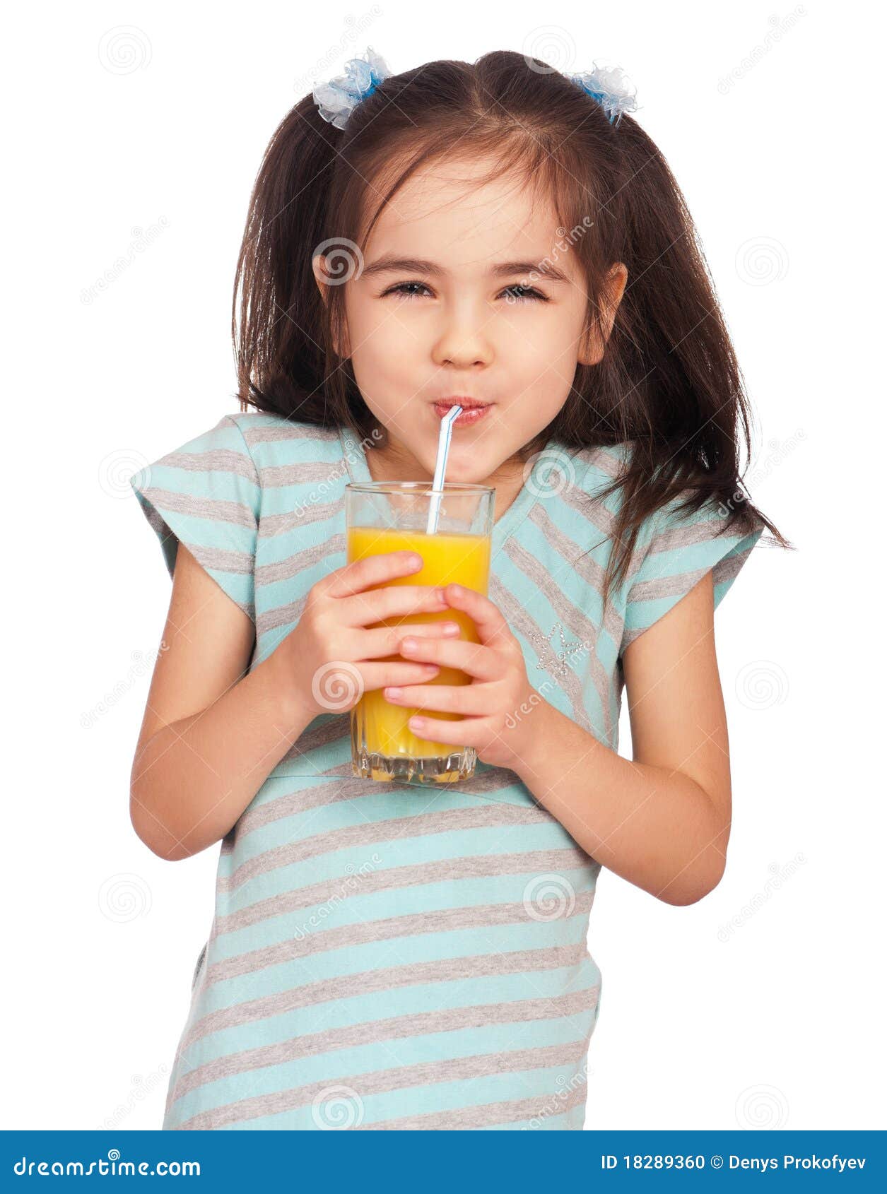 Dricka flickafruktsaft arkivfoto. Bild av kaukasisk, härlig - 18289360