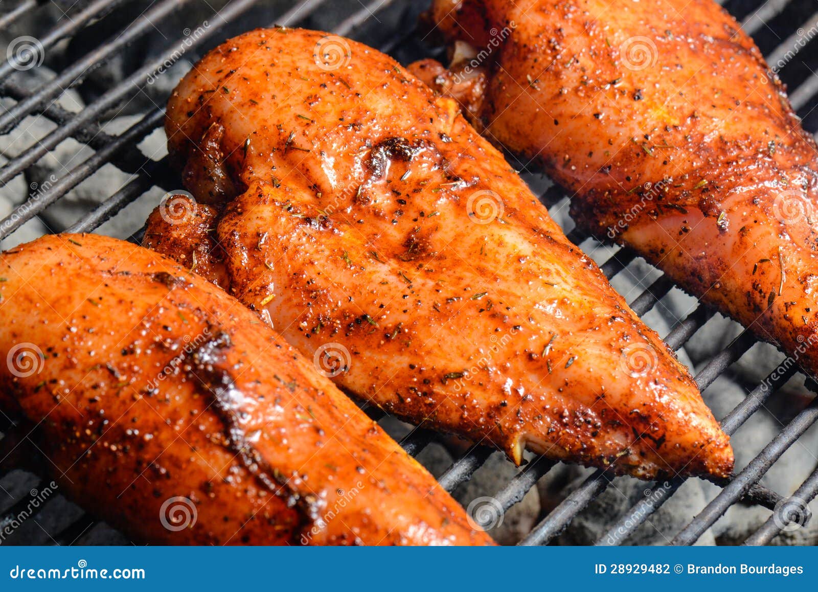 Drie Borsten Van De Kip Op De Grill Stock Foto - Image of borst ...