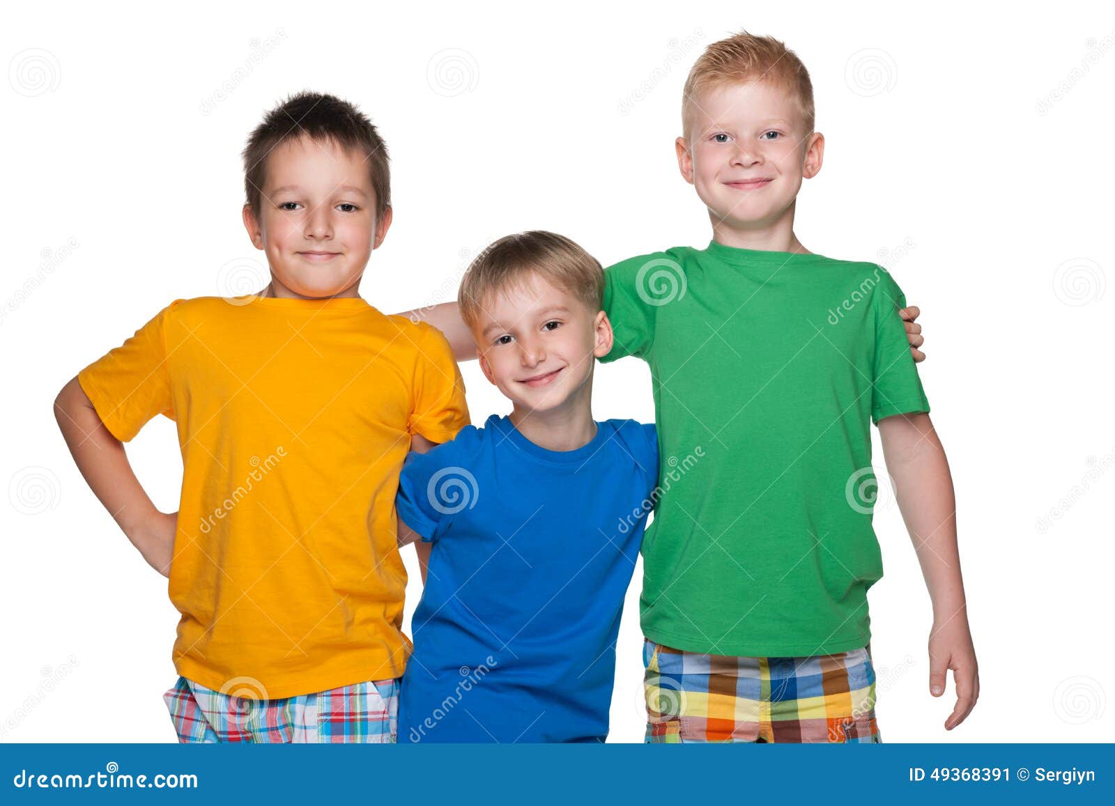 Drie Gelukkige Jonge Jongens Stock Afbeelding - Image of groen, persoon ...