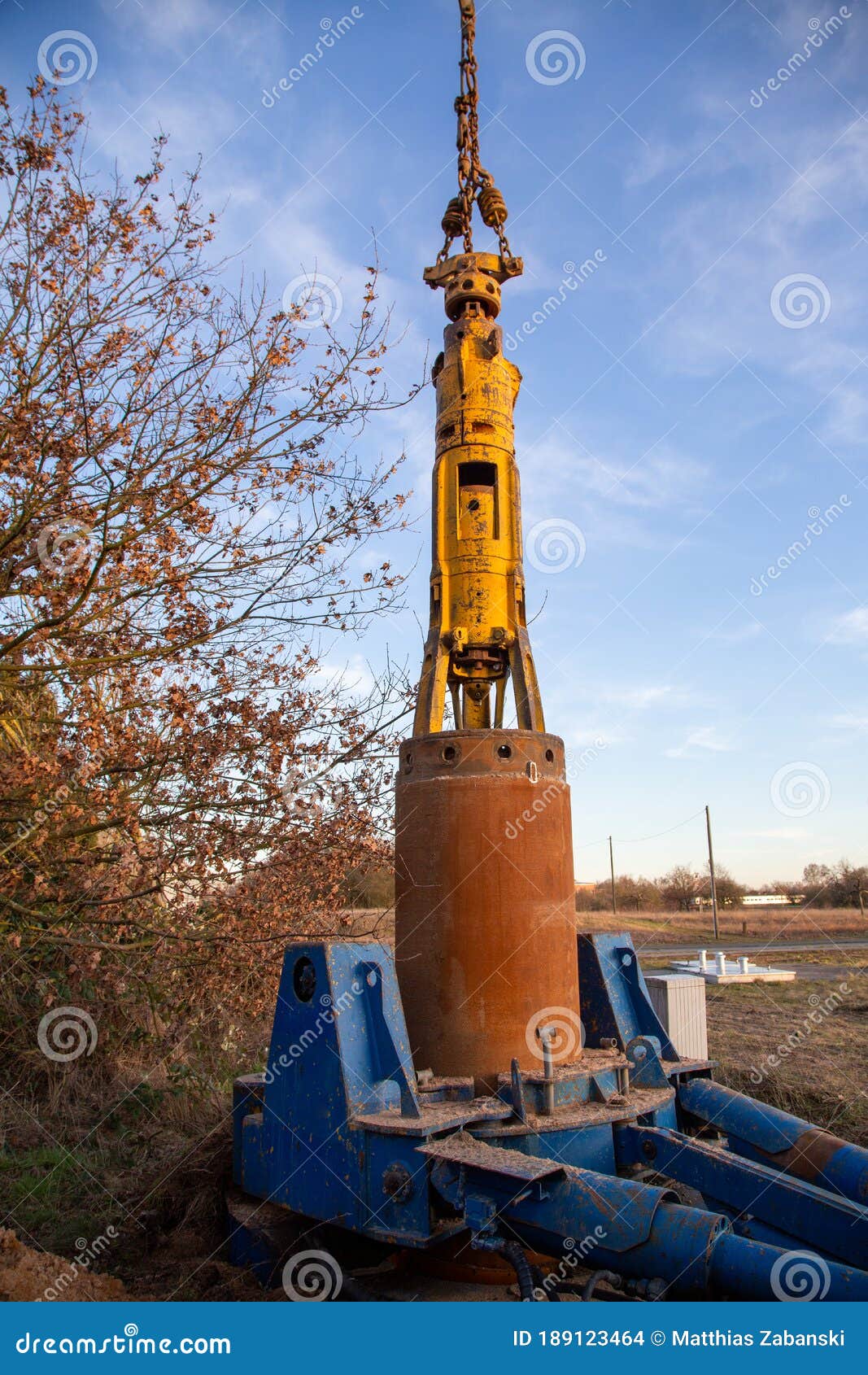 Drill Pipe with Large Drill Pipe for Well Construction Suspended from ...