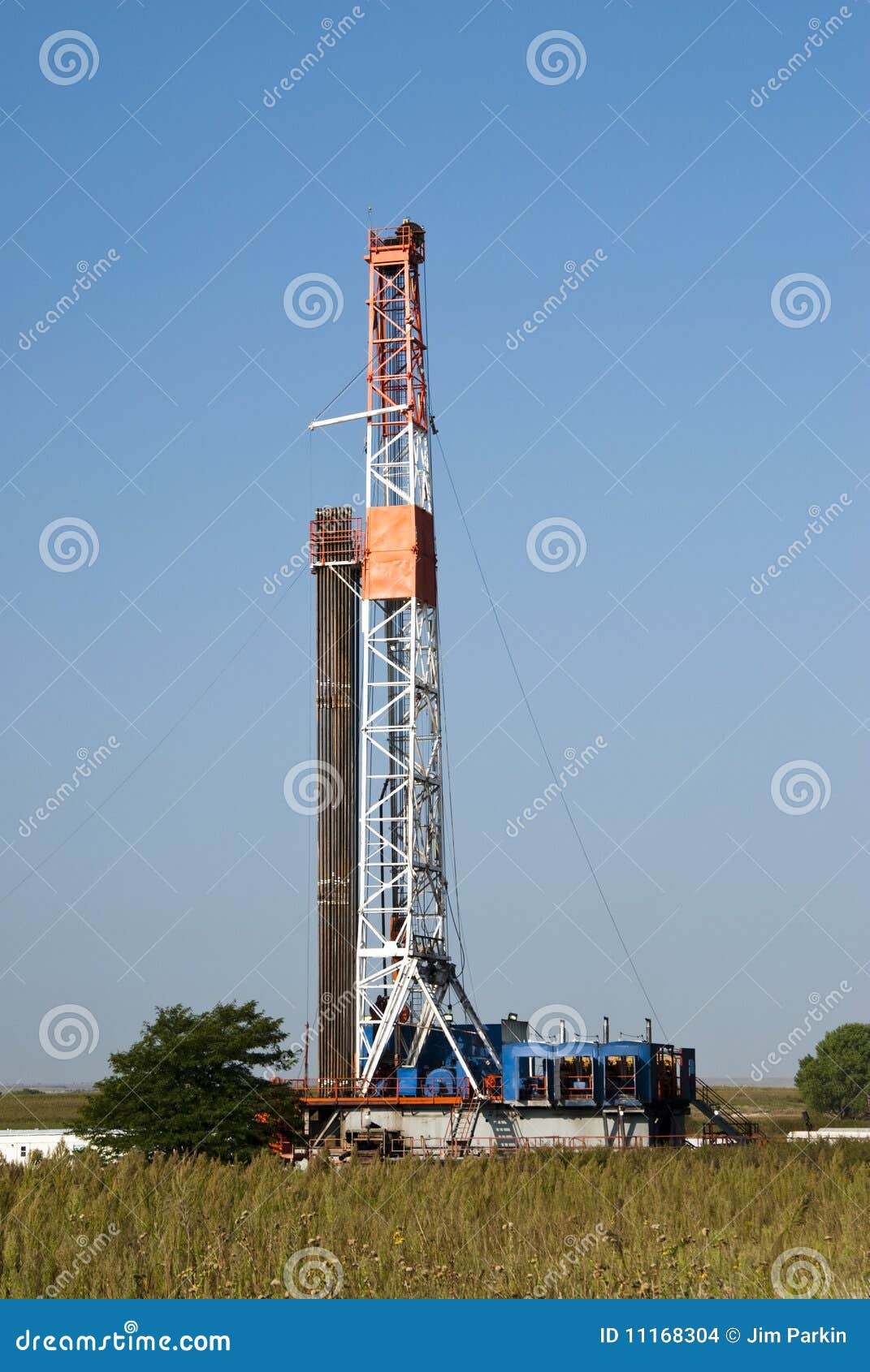 Drilling derrick stock photo. Image of tower, oilfield - 11168304
