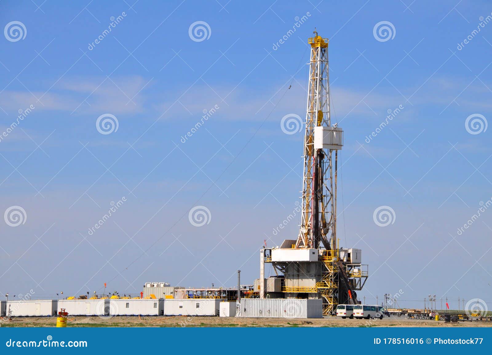 The onshore drilling rig stock photo. Image of power - 178516016