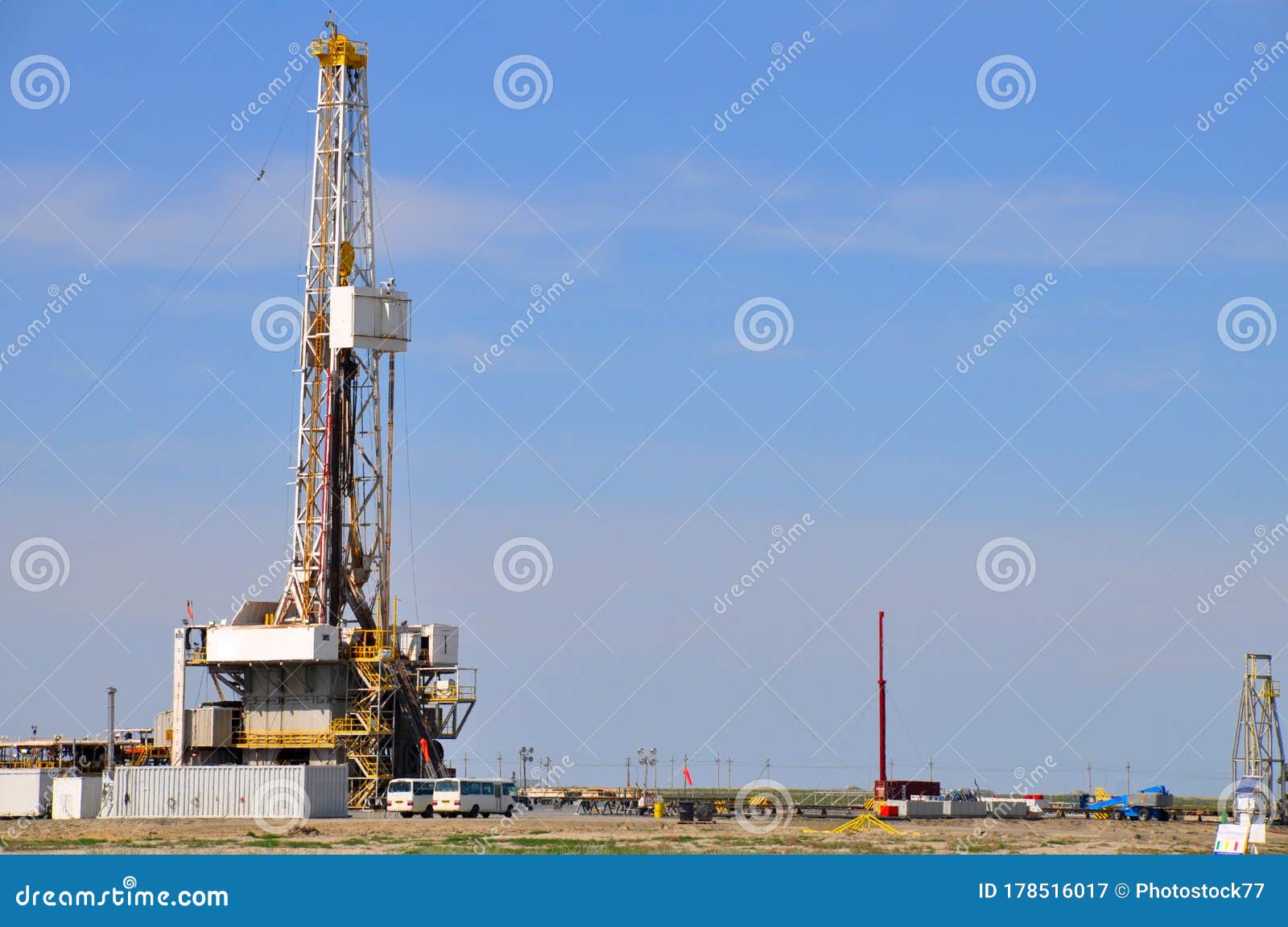 The onshore drilling rig stock image. Image of equipment - 178516017