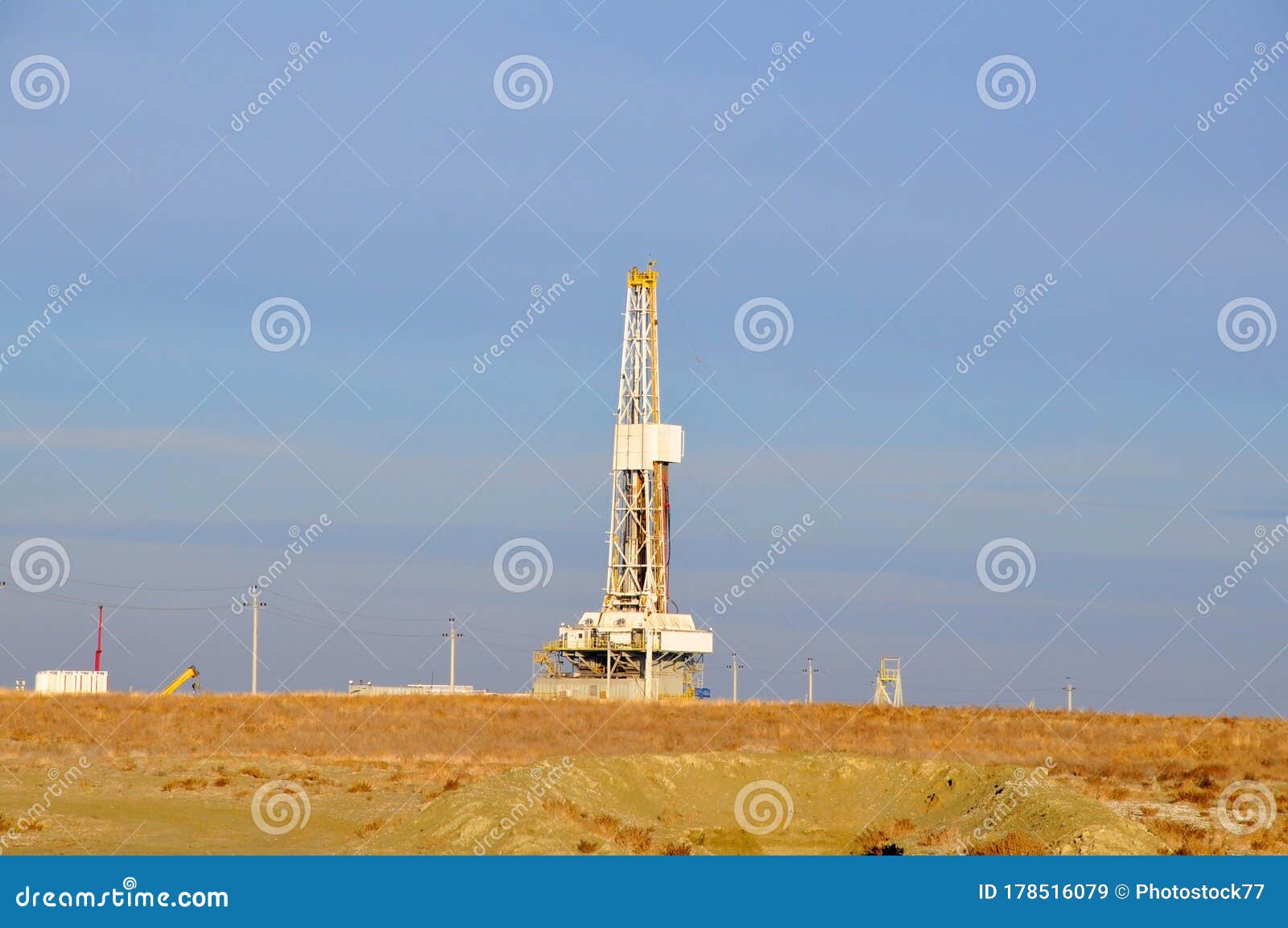 The onshore drilling rig stock image. Image of wellhead - 178516079