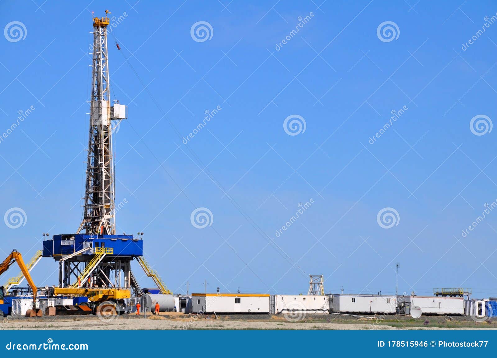 The onshore drilling rig stock photo. Image of onshore - 178515946