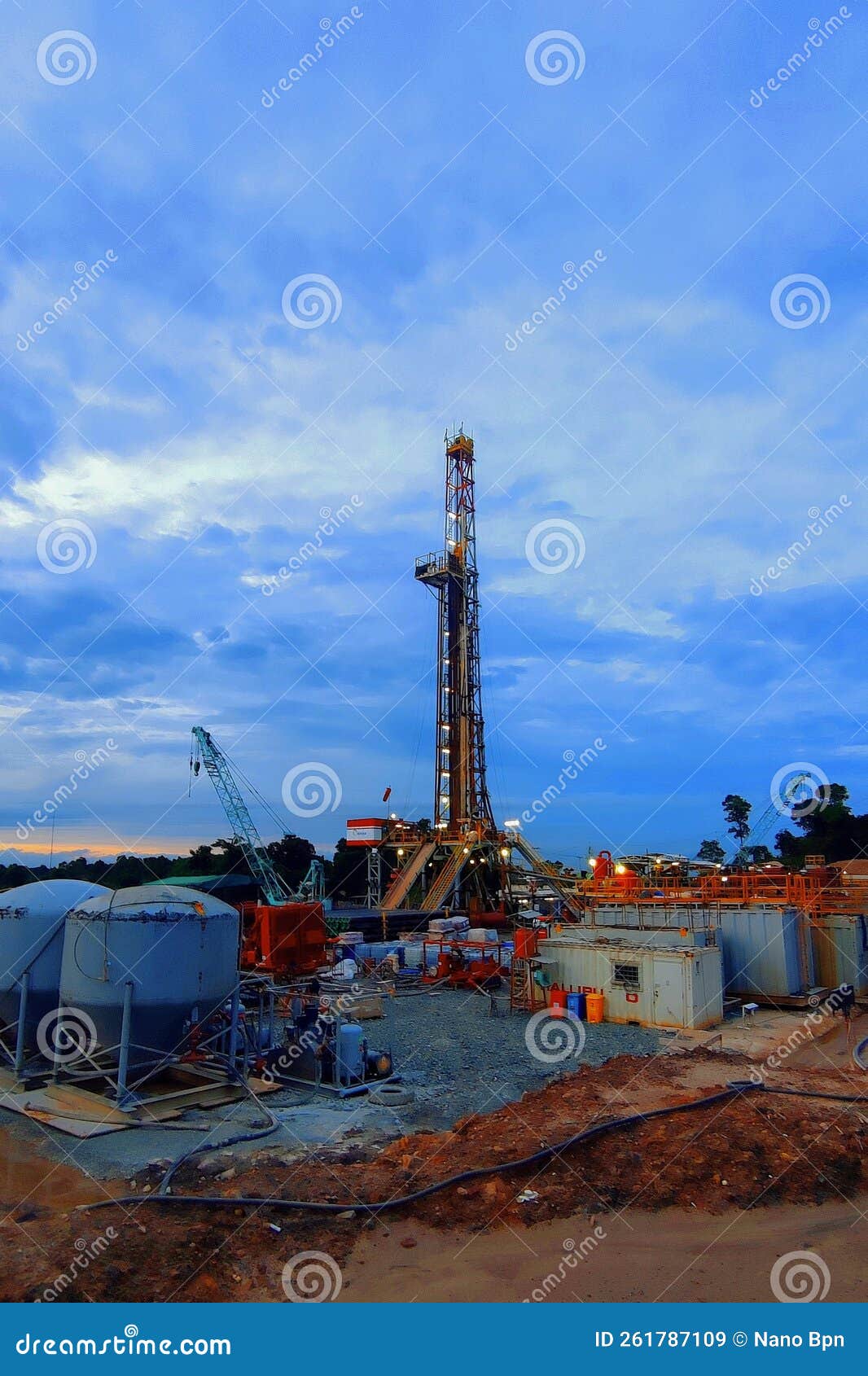 Drilling Onshore Rig - Oil and Gas Stock Image - Image of onshore ...
