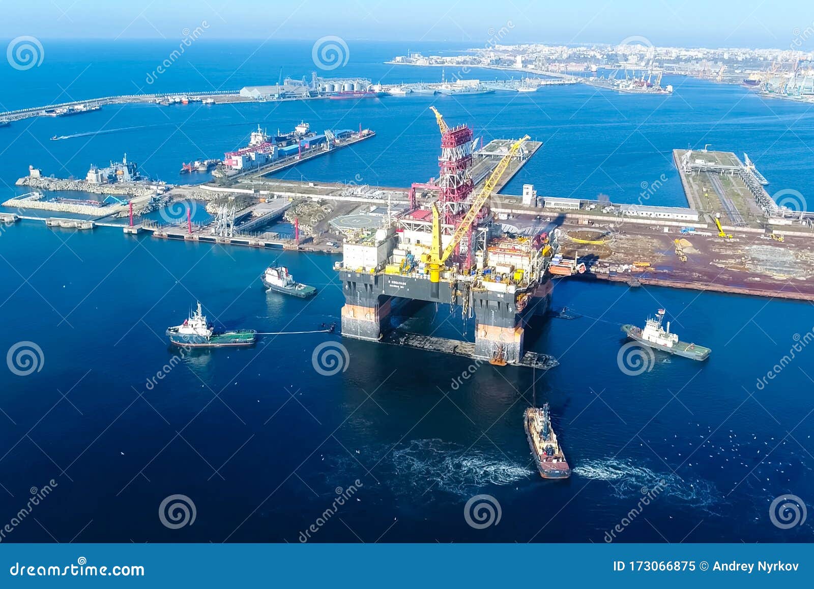 Platform in the Port. Towing of the Oil Platform Stock Image - Image of ...
