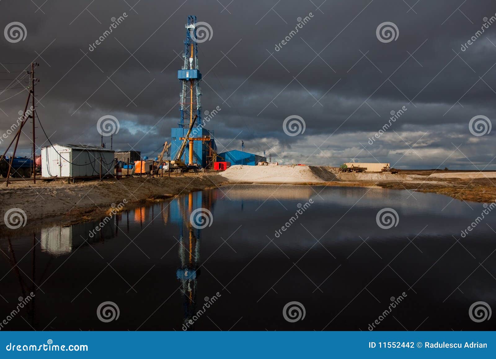 Drilling rig stock photo. Image of drilling, field, lake - 11552442