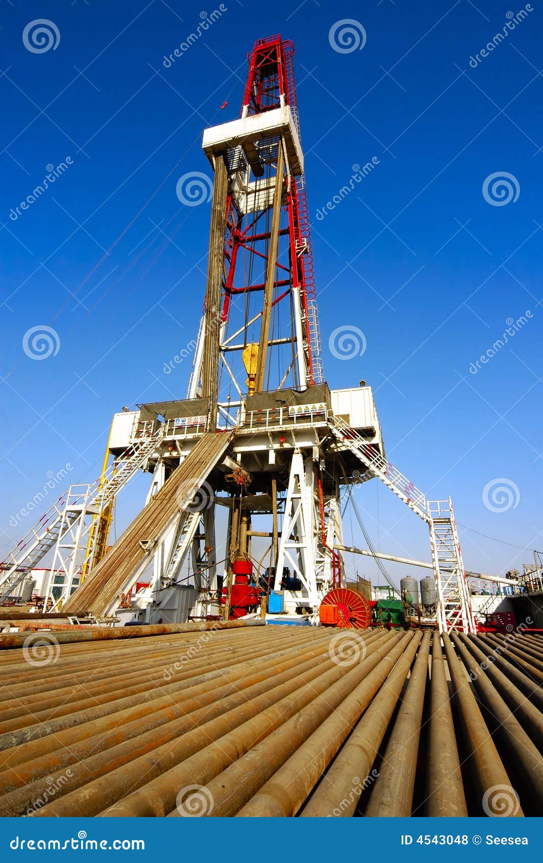 Drilling Rig and Drill Pipe Stock Photo - Image of bore, engineering ...