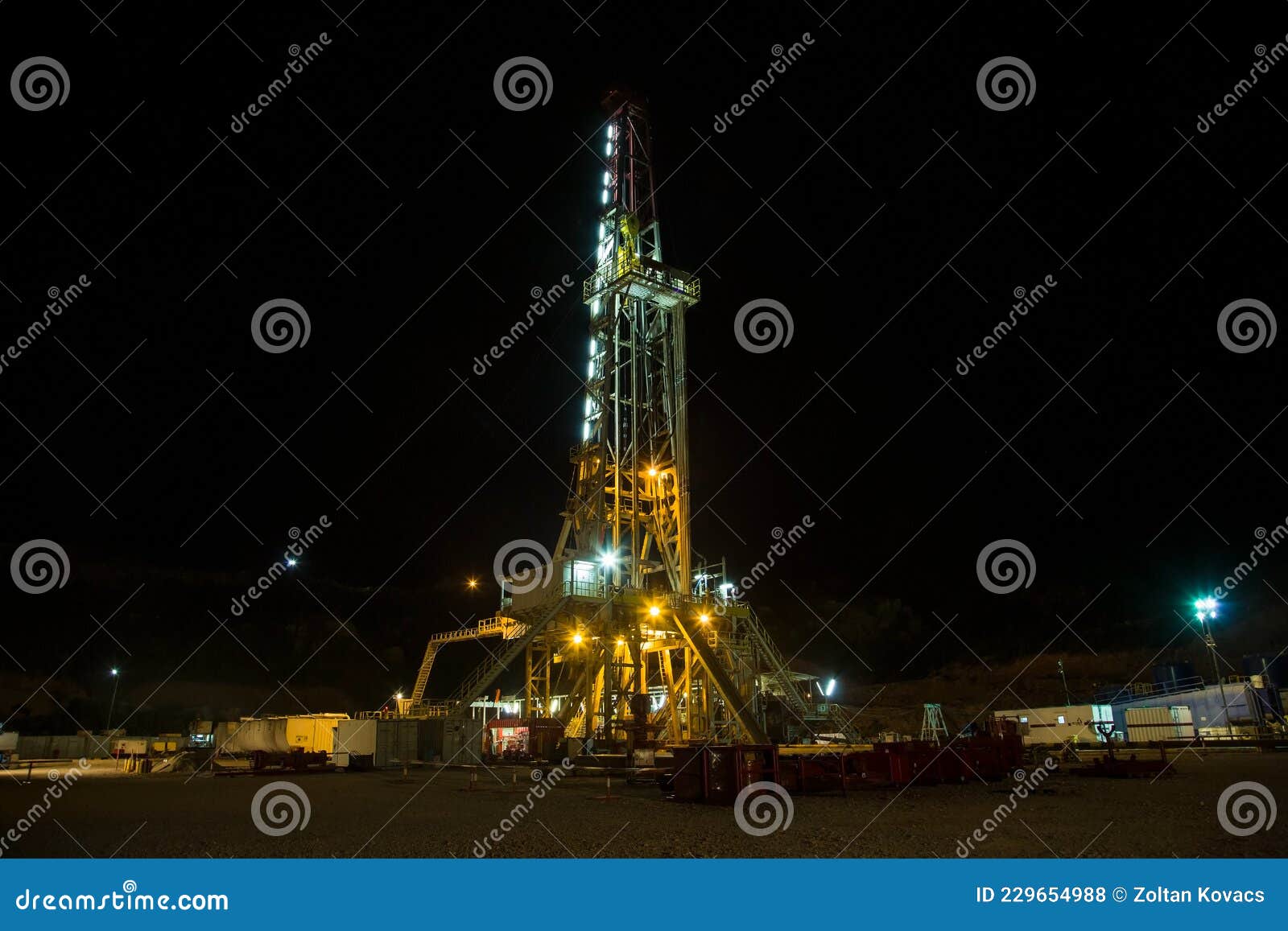 Drilling rig in Pakistan stock photo. Image of night - 229654988