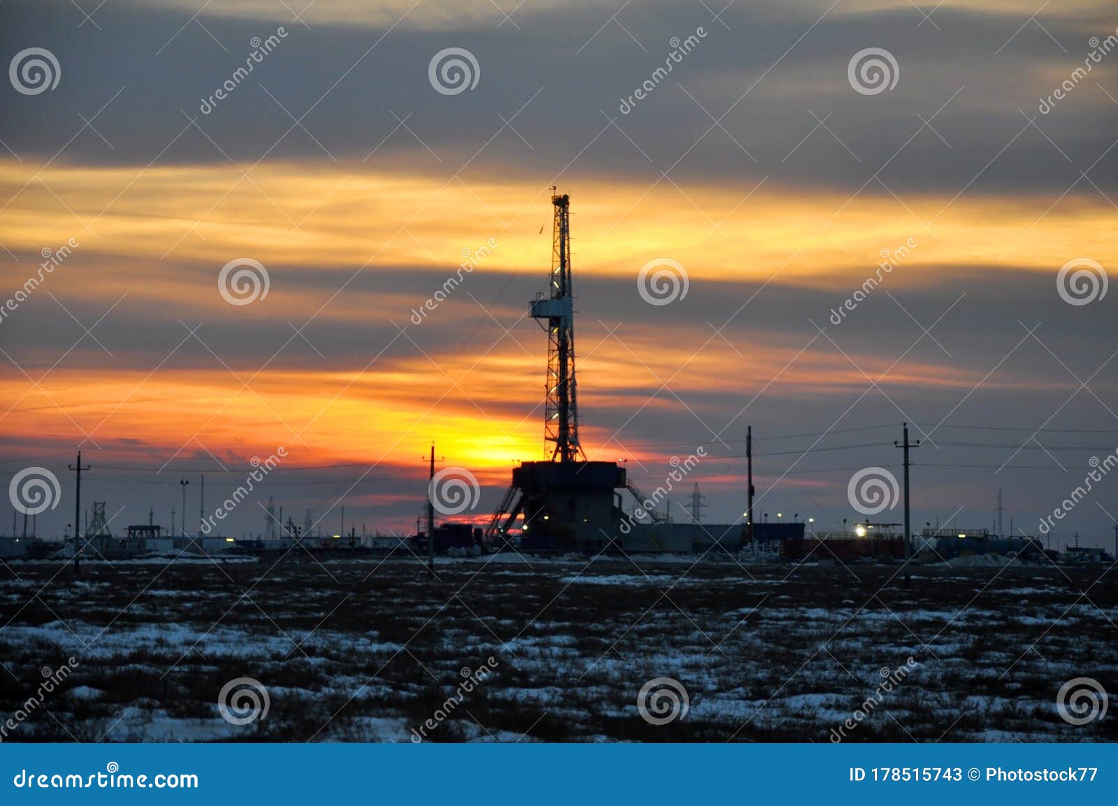 The Drilling Rig during Sunset Stock Image - Image of night, drilling ...