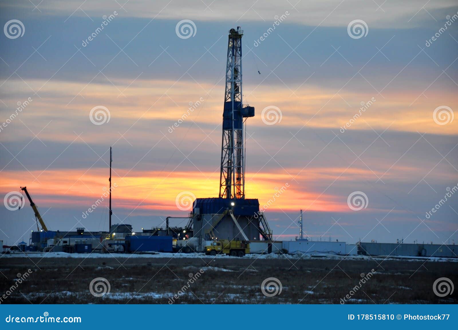 The Drilling Rig during Sunset Stock Photo - Image of pump, pipeline ...