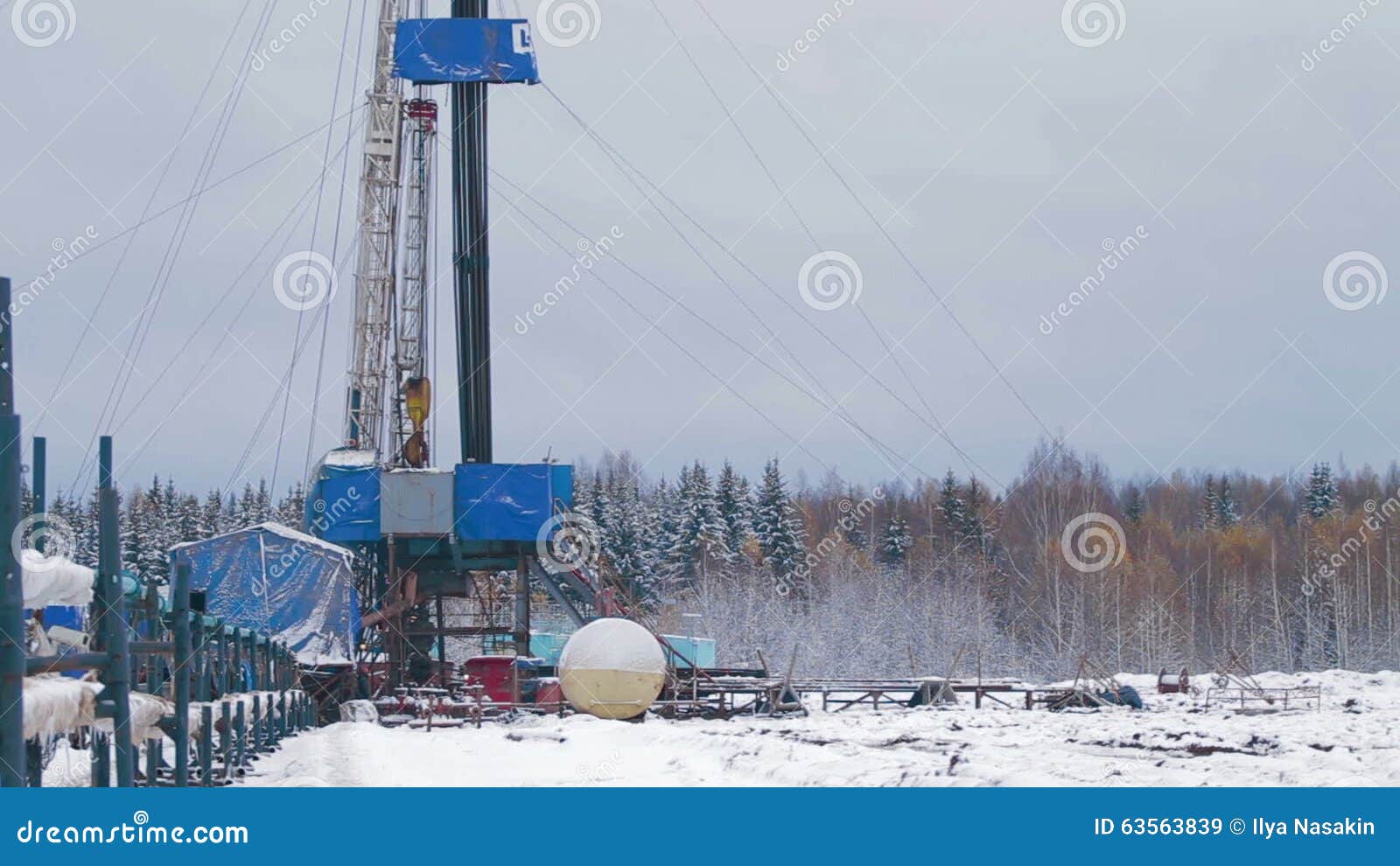 Drilling rig Winter stock video. Video of laborer, penetration - 63563839