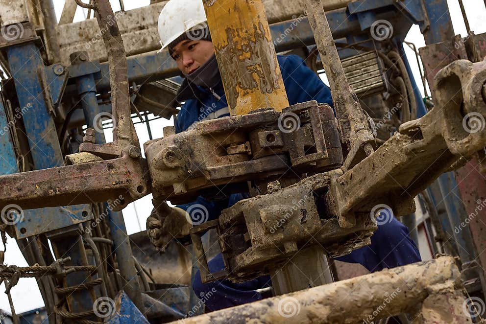 Drilling rigs. editorial photo. Image of work, shades - 80020721