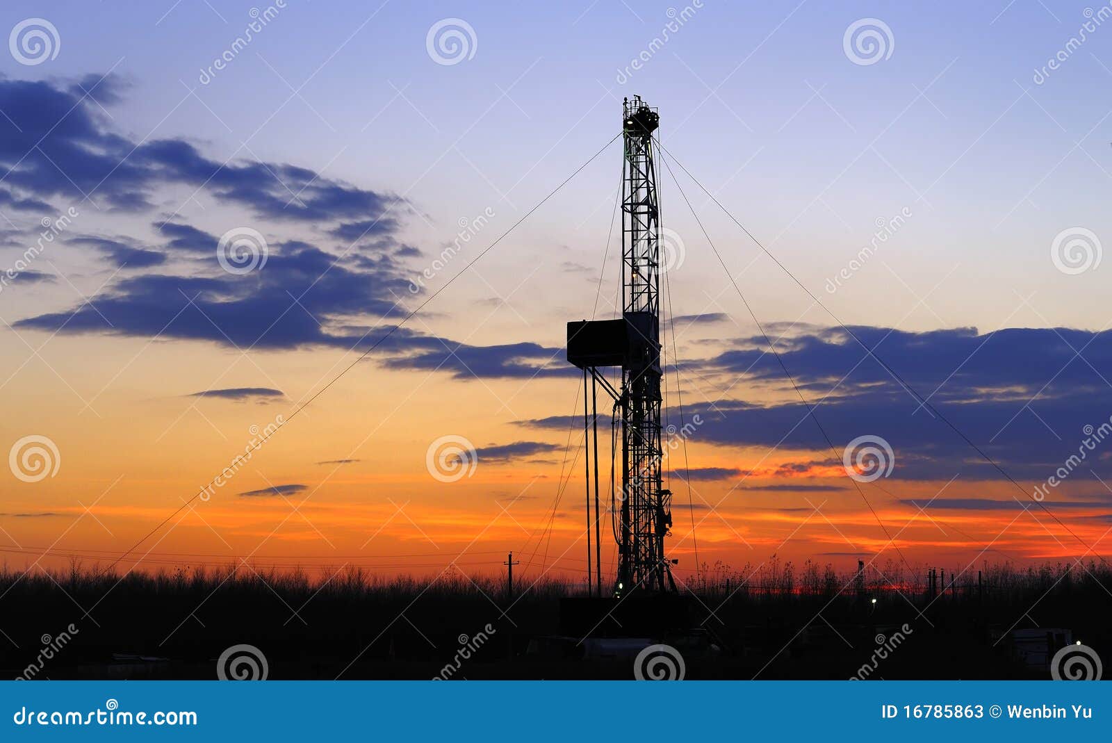 Drilling tower stock image. Image of gasoline, apparatus - 16785863