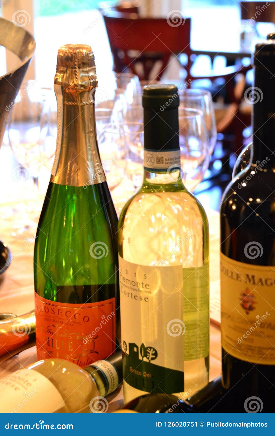 Drink Alkoholdryck, Vin, Flaska Bild. Bild: 126020751