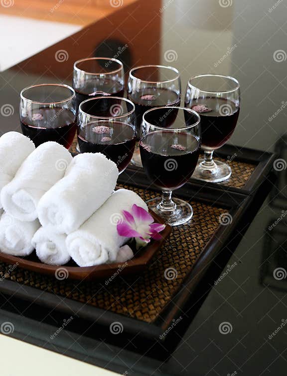 Drinks and Refresher Towels. Stock Photo - Image of tasty, cold: 7947070