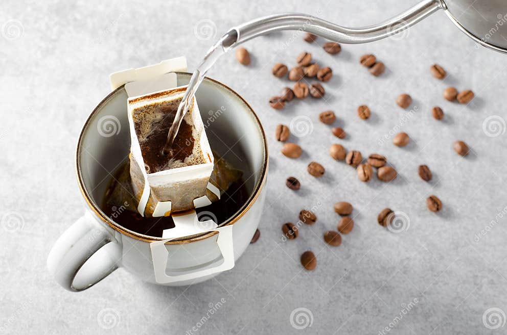Drip Coffee Bag in a Mug, Quick Way To Brew Ground Coffee Using Paper ...