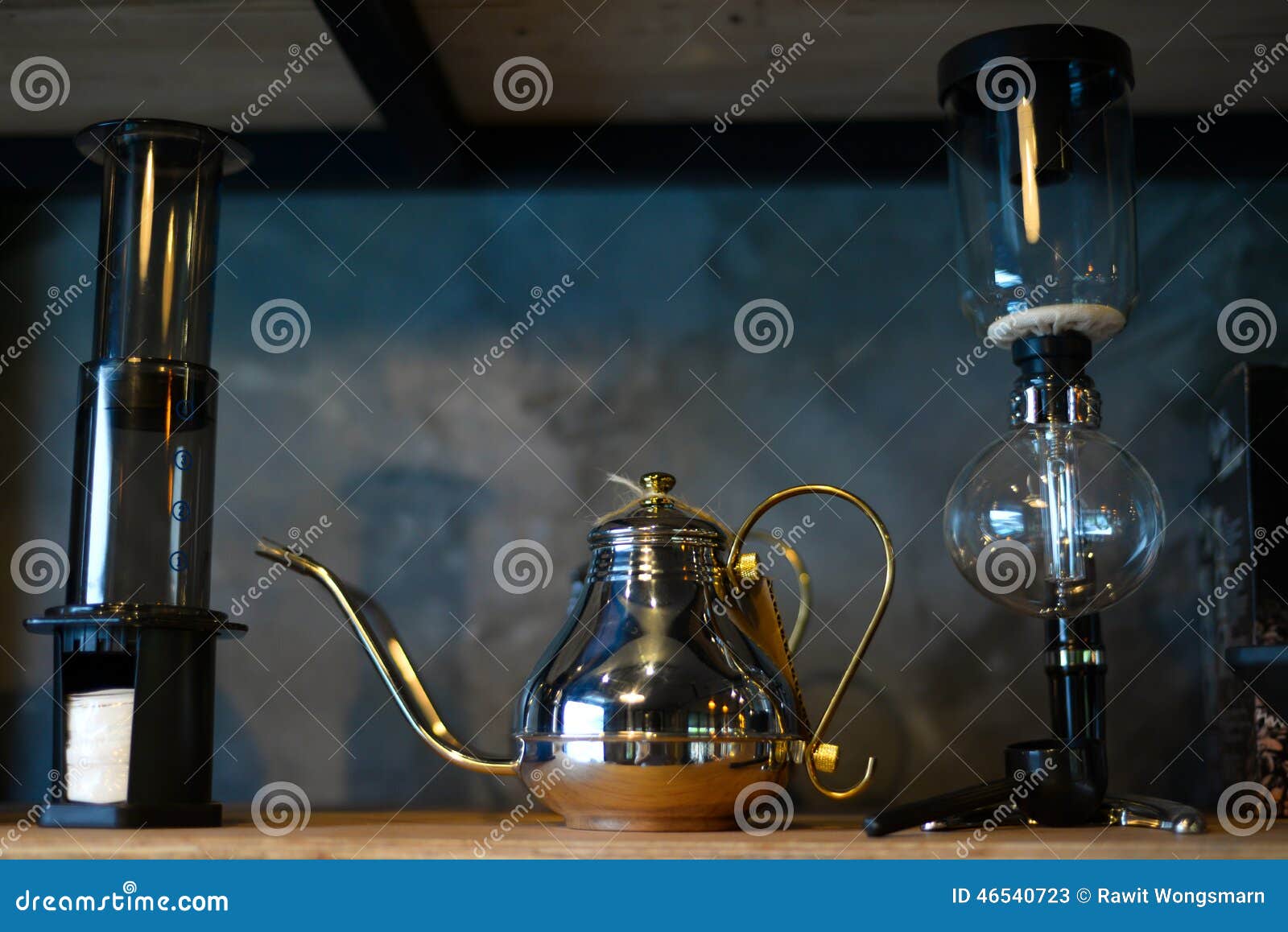 Drip kettle and siphon stock image. Image of preparation - 46540723