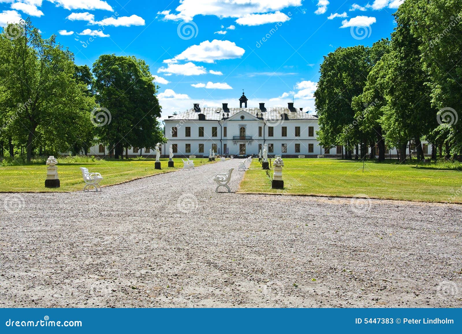 Drive to Mansion house stock image. Image of estate, lawn - 5447383