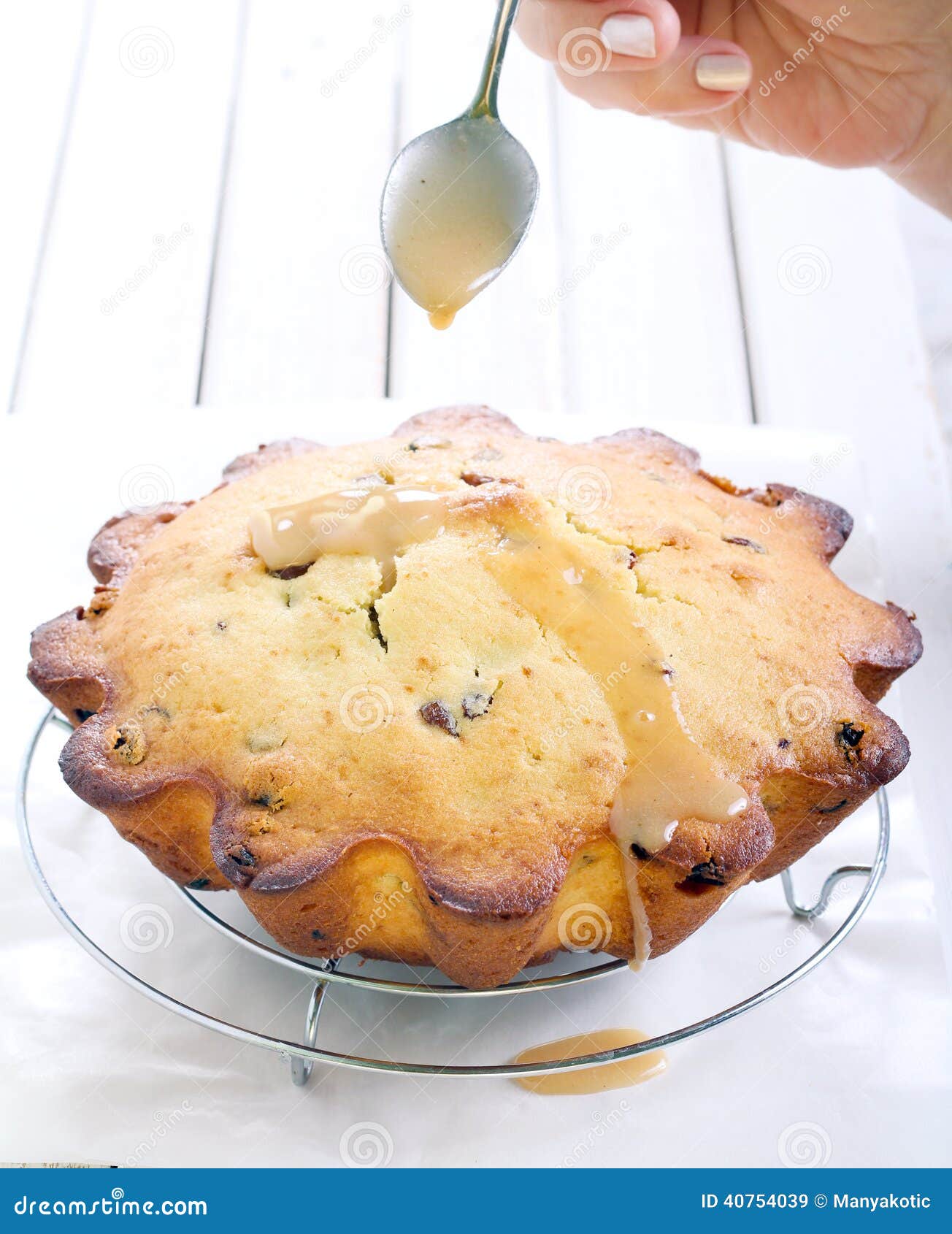 Drizzling icing stock image. Image of homemade, glaze - 40754039