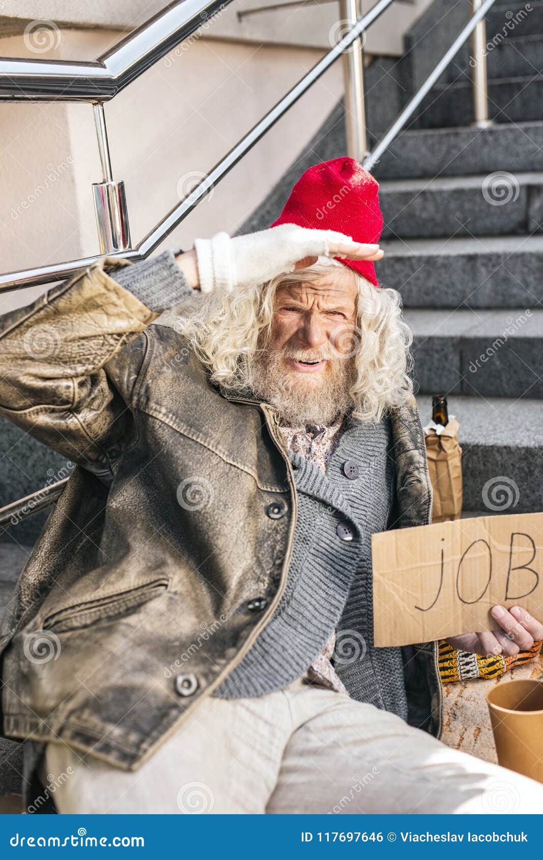 Droevig Bejaarde Die Werkloos Zijn Stock Foto - Image of werkloos ...