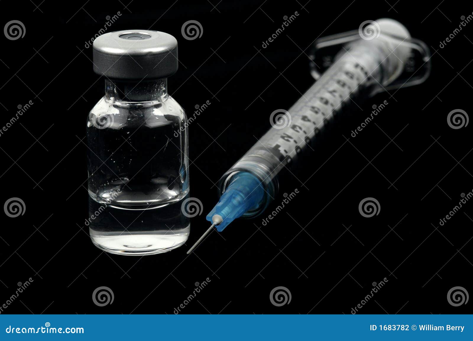 Droge-Phiole und Spritze stockfoto. Bild von neigung, ungültig - 1683782