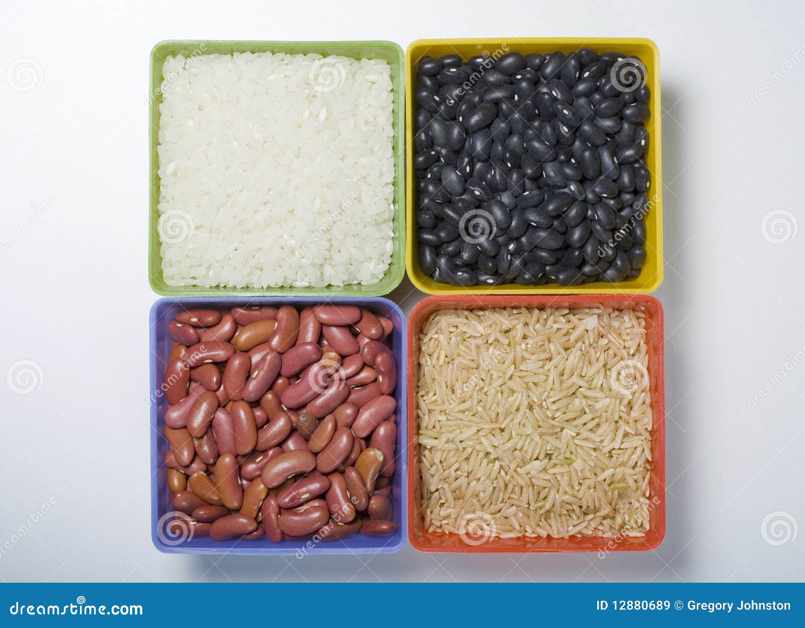 Droge rijst en bonen. stock afbeelding. Image of bonen - 12880689