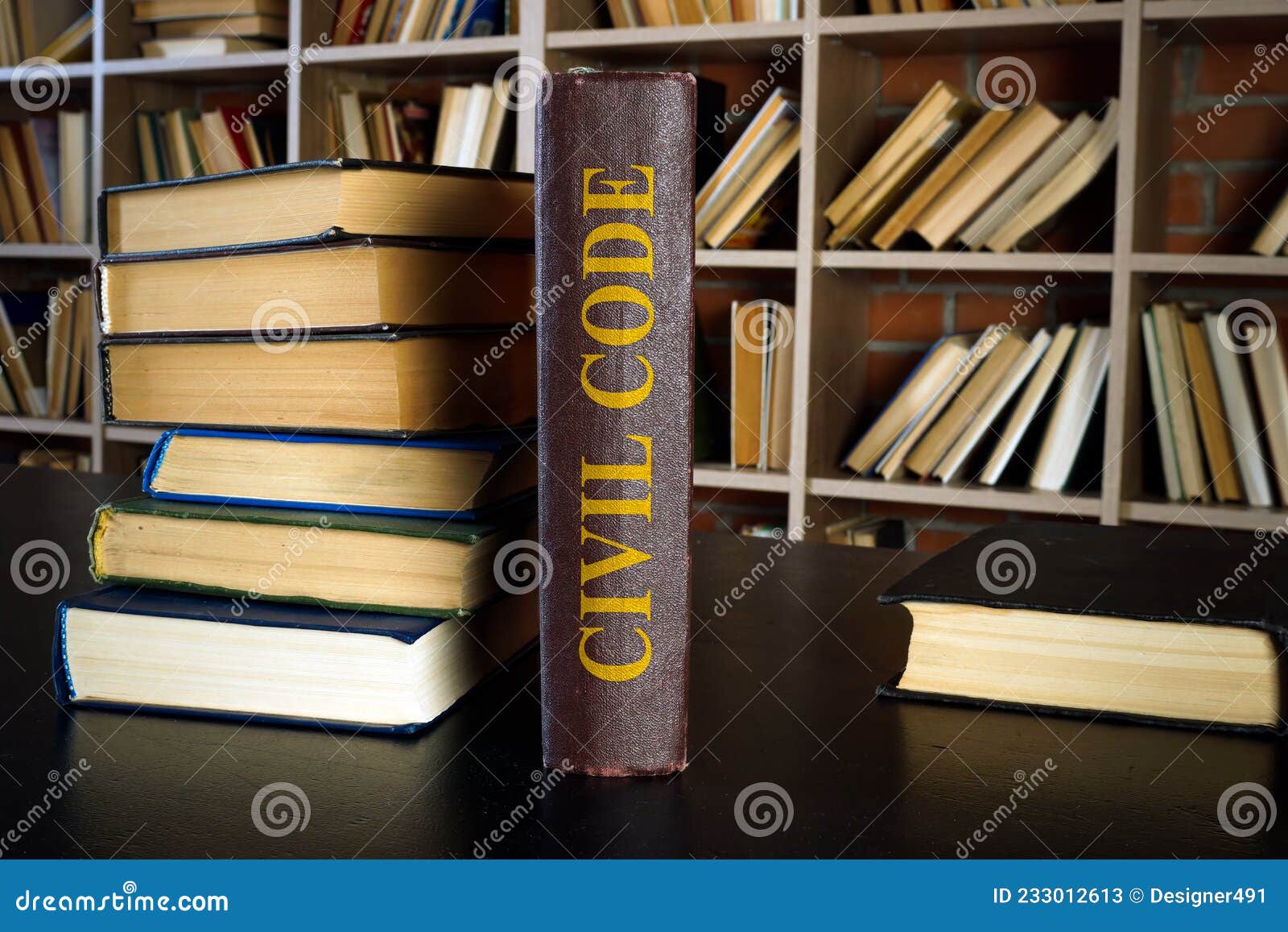 Droit Du Code Civil Et Pile De Livres. Image stock - Image du ...